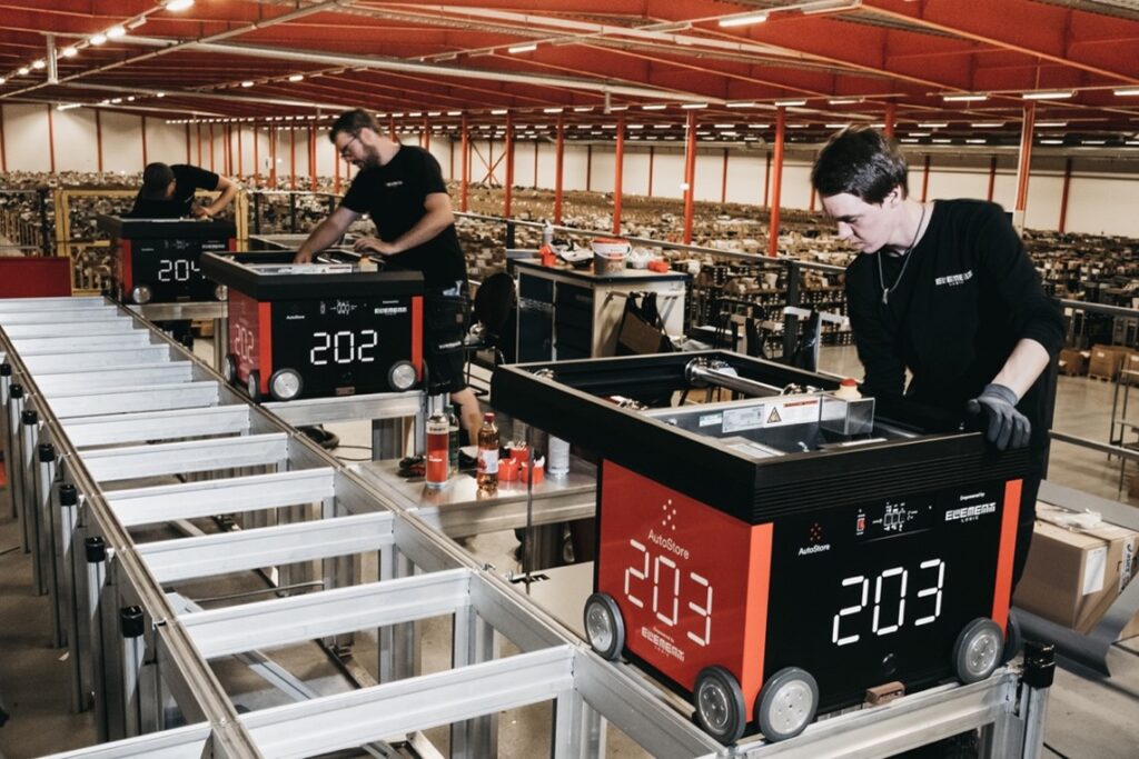 A brief guide to mastering warehouse health and safety - Element Logic ...