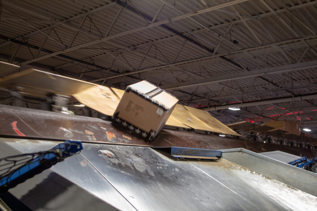 Tilt Tray Sorter: Efficient Sorting Technology